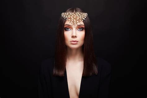 Premium Photo Fashion Portrait Of Beautiful Sexy Woman In Jewelry