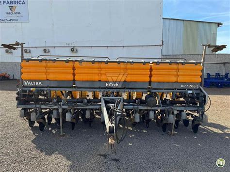 Plantadeira Valtra HITECH BP 1206 usado à venda