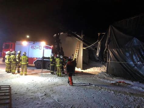 O krok od tragedii Pod naporem śniegu zawalił się dach hali