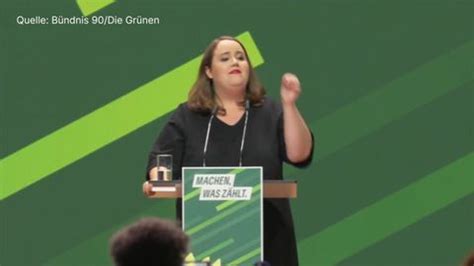 Grünen Chefs Lang und Nouripour wiedergewählt