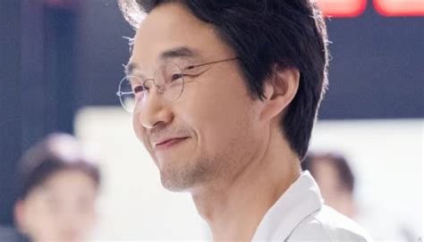 Review Dr Romantic season 3 Han Suk kyu Ahn Hyo seop và Lee Sung