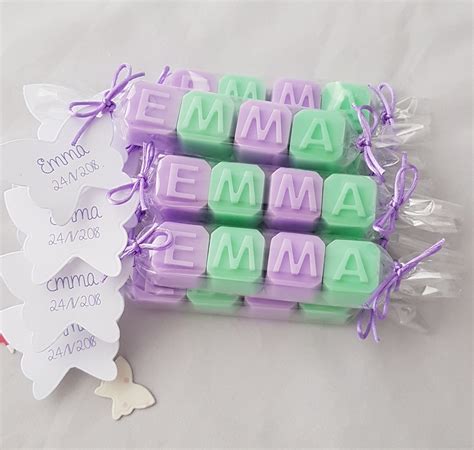 Jaboncitos Personalizados Entre Mariposas Y Papeles