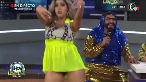 Datsy Acuña Moviendo Su Rico Culote En Minivestido HD MasturVideos
