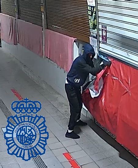 La Policía Nacional detiene in fraganti en el tejado de un mercado