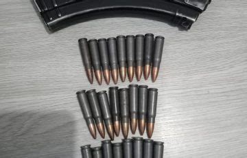 Detiene Guardia Civil a 2 hombres con vehículo robado y municiones