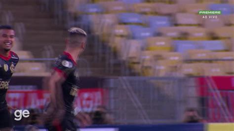 Vídeo Aos 34 min do 1º tempo gol de falta de Andreas Pereira do