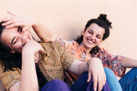 Friends Together Del Colaborador De Stocksy Lucas Ottone Stocksy