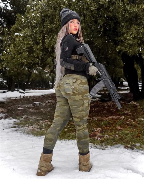 Gun Waifu Bio Age Height Wiki Models Biography