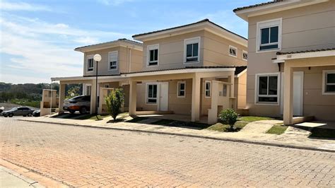 Casa de Condomínio na Rua Adozinda Lopes 900 Granja Viana em Cotia
