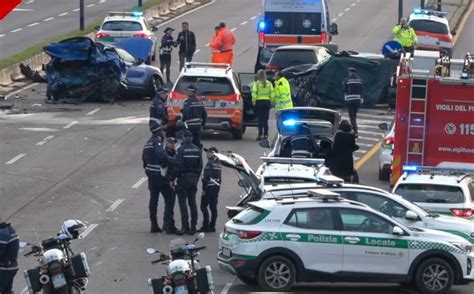 Incidente A Milano Violento Schianto Fra Tre Auto In Viale Forlanini
