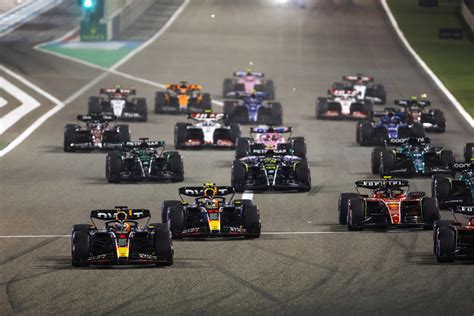 2022 Vs 2023 Aston Martin Zet Grote Stap Ferrari Scoort Bijna 150