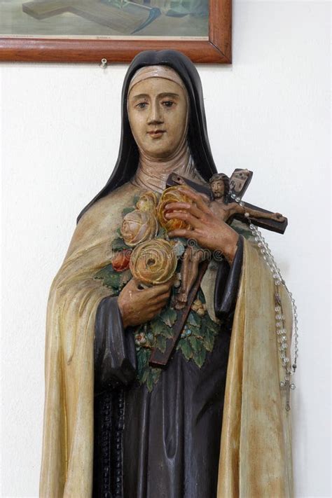St Petersburg Teresastatue In Der Kirche Von St Peter Im Ivanic