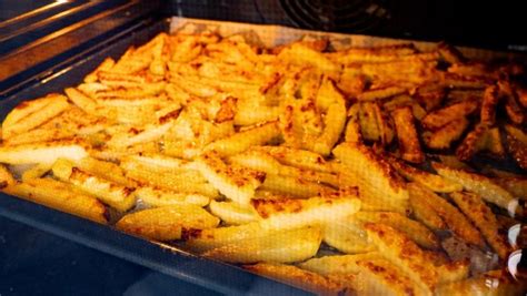 Cartofi fiesta cu șuncă și cașcaval Idei de retete