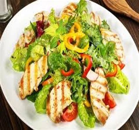 Ensalada De Pollo Con Verduras Con Sal Y Azucar