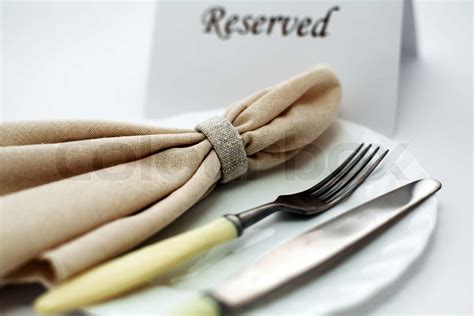 Et Billede Af Kniv Og Gaffel P En Tallerken Stock Foto Colourbox