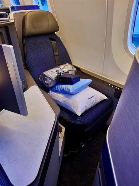 Best Seats On United Polaris Business Classroom Party Sydney Australia