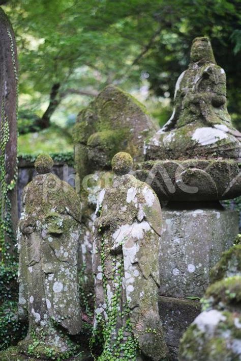 廃仏毀釈で顔や頭部を破壊された石仏 No 28766834写真素材なら写真AC無料フリーダウンロードOK
