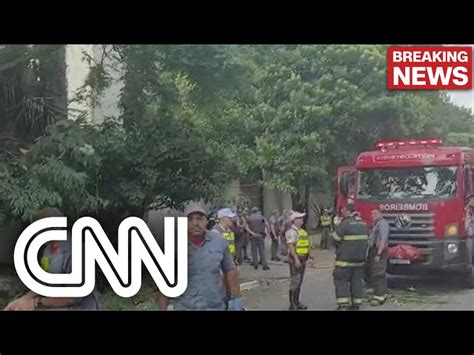 Helicóptero cai na região da Barra Funda e deixa quatro mortos em São