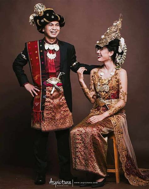 Pakaian Adat Suku Batak Toba Modern Kartun
