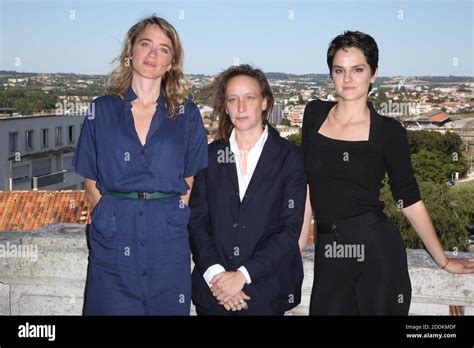 Adele Haenel Celine Sciamma And Noemie Merlant Pose At The Portrait De
