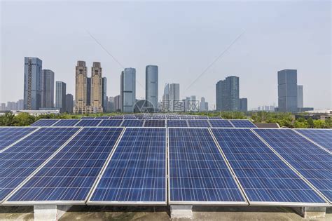 太阳能和现代城市天际线高清图片下载 正版图片505297607 摄图网