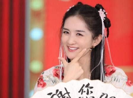 谢娜眼角笑出大坑疑整容失败何炅为啥不帮她澄清友谊破裂 每日头条