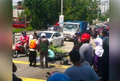 Penunggang Motosikal Maut Digilis Selepas Tercampak Astro Awani