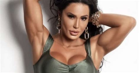 Gracyanne Barbosa revela que uma atriz da Globo flertou ela após