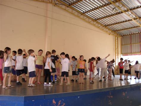 Escola Municipal Dr Borges de Medeiros Toledo Pr SESSÃO CÍVICA DO MÊS