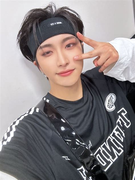 Ateez에이티즈 On Twitter Kpop Park Seong Hwa Pretty Pink Princess