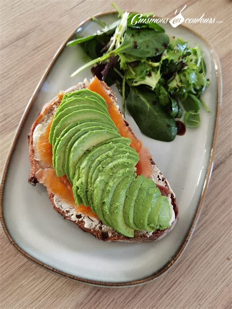Tartine au saumon et à l avocat avec un oeuf mollet Cuisinons En Couleurs