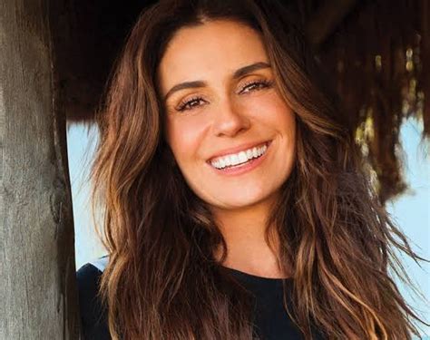Giovanna Antonelli bomba nas redes foto de biquíni e barriga sarada