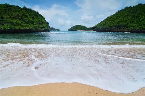 Pantai Kasap Pesona Alam Khas Raja Ampat Di Pacitan INFO WISATA KU
