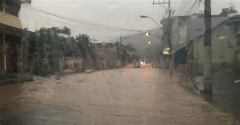 Chuva Deixa Ruas Alagadas Em Bairros De Volta Redonda Sul Do Rio E