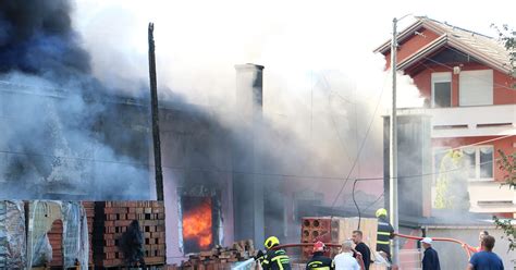 Tragedija u Srebreniku Jedna osoba poginula u požaru povrijeđeni