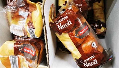 Din ce e făcut de fapt cozonacul cu nucă din Lidl România Eticheta