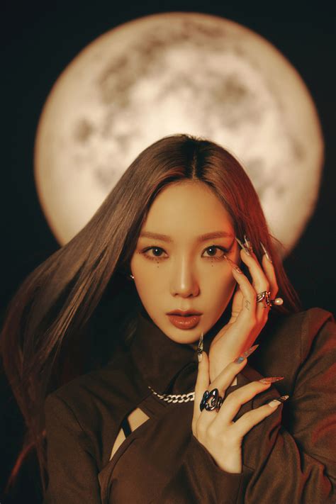 Taeyeons Title Track From INVU Tops Gaon Chart For Two Consecutive Weeks
