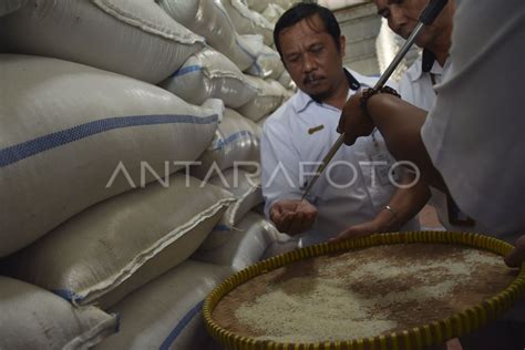 STOK BERAS BULOG DI PRIANGAN TIMUR AMAN HINGGA AKHIR TAHUN ANTARA Foto