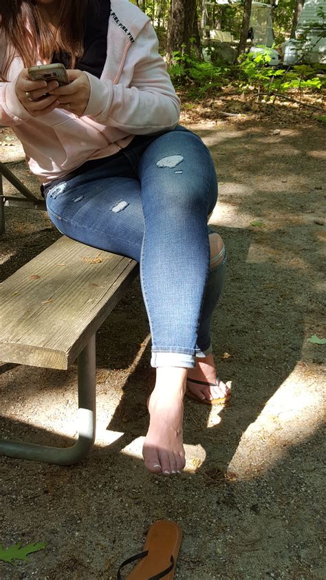 Myprettywifesfeet My Pretty Wifes Cute Bare Feet And Curvy Hips And Thighs Candid On Her Phone