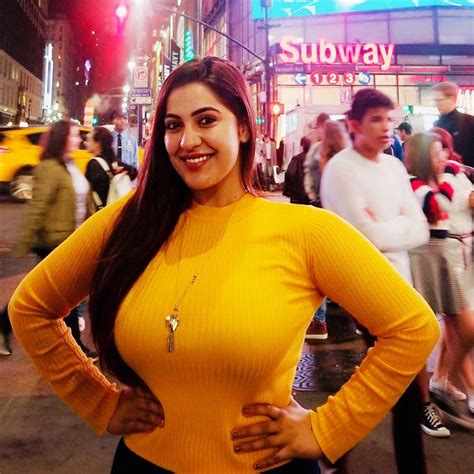 Gigantic Melons R2busty2hide