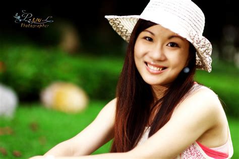 Viginia Wong 18 Fotop Net Photo Sharing Network