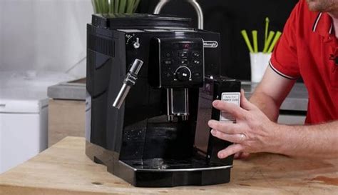 Comment détartrer une cafetière Delonghi L atelier SOS Accessoire