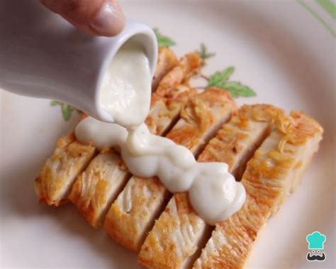Peito De Frango Ao Molho Branco Cremoso E Simples
