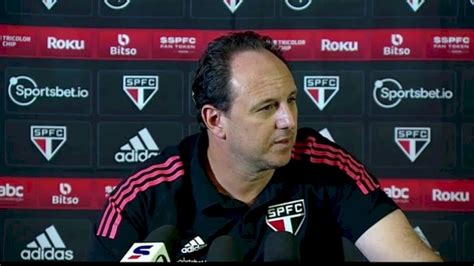 Ceni faz forte desabafo após protesto dos jogadores fala em corte de