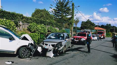 Una mujer herida leve en un accidente de tráfico en Oleiros