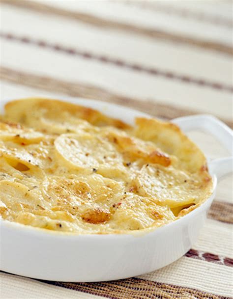Gratin dauphinois traditionnel pour 6 personnes Recettes Elle à Table