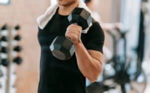 Hammer Curls Vs Bicep Curls Differences Pros Cons