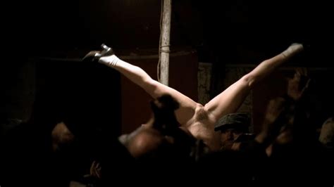 Naked Amanda Aday In Carniv Le