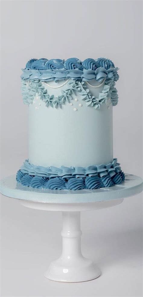 40 Best Lambeth Cake Ideas Blue Lambeth Buttercream Pig Birthday