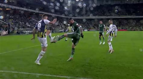 Fenerbahçe nin kazandığı penaltı doğru muydu Eski hakem pozisyonu